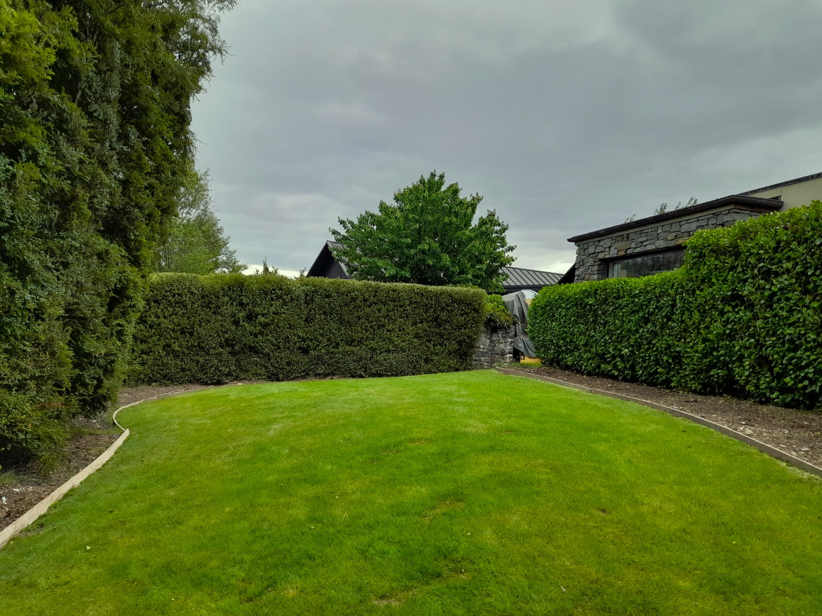 Hedges – Cut and Shaped – Pinewood Garden Company — Queenstown's ...